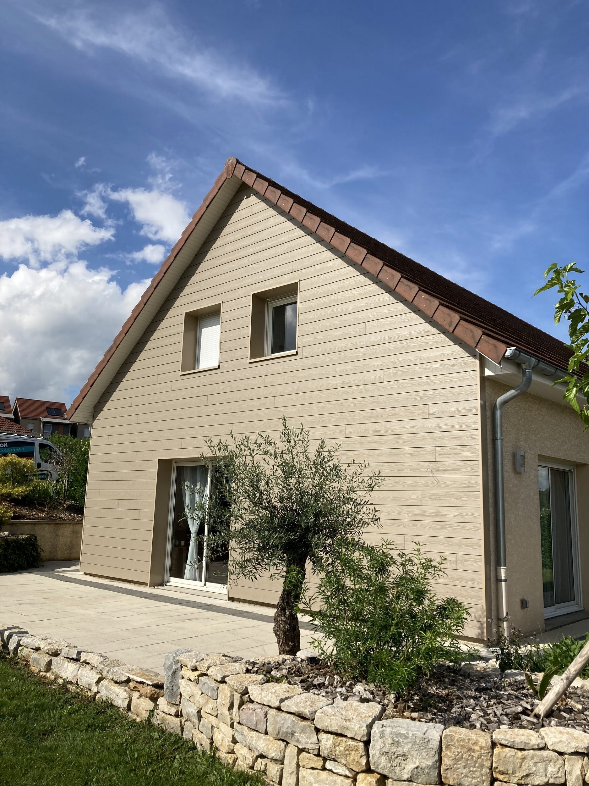 Rénovation d'un bardage à Baume-les-Dames - Delcey Entreprise